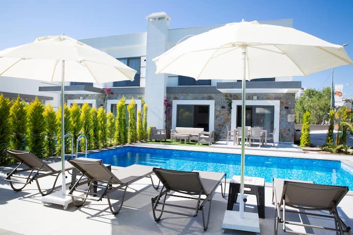 Villa For 4 People With Private Pool In Yalıkavak - Yalıkavak