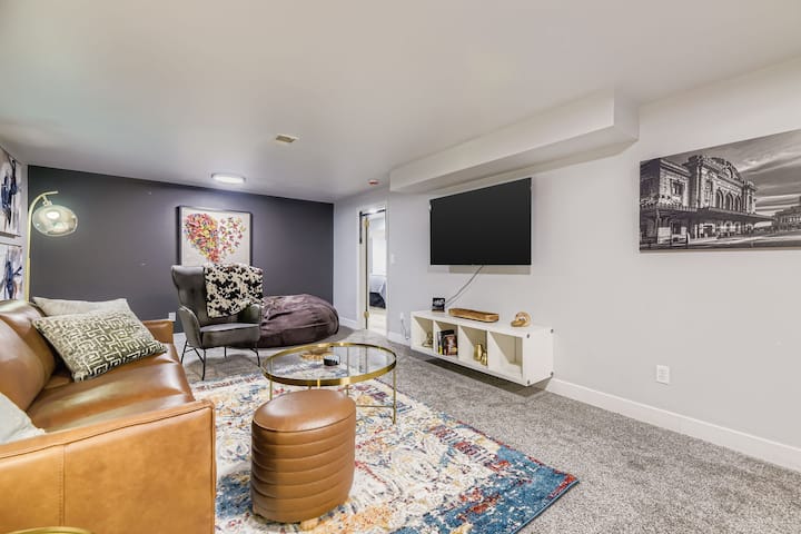 Affordable Luxury/cozy Modern Haven/free Parking - Denver, CO