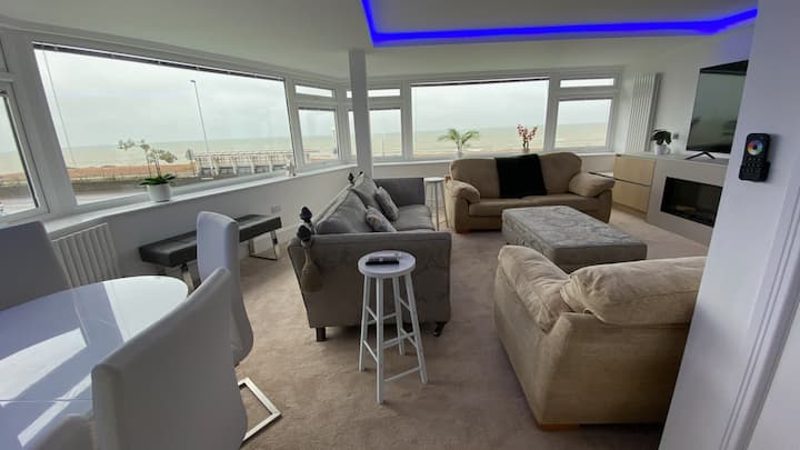 The Beach House Worthing Hot Tub - Brighton and Hove