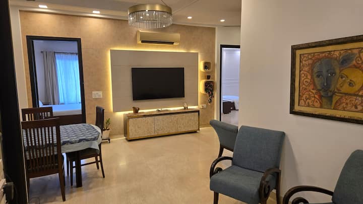 Goldrooom Suites Luxury
Near Camelias Golf Course - Gurugram