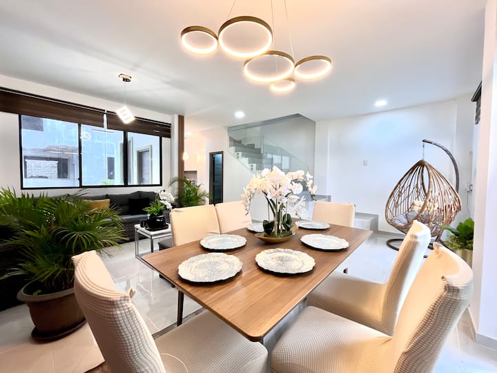 1.0.4.5 Lujosa Casa A 5min El Paseo Shopping -