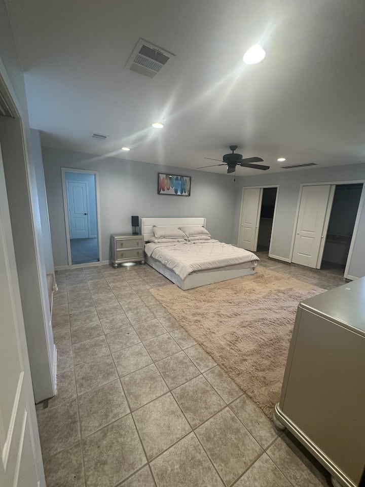 The Lone Star Retreat - Austin, TX