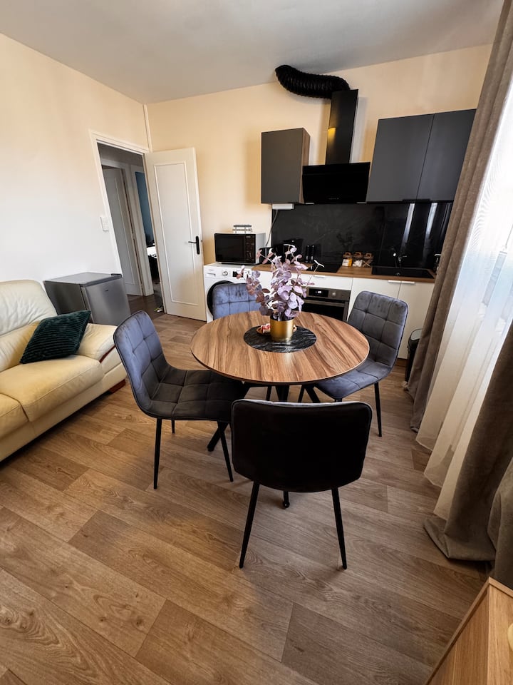 Appartement 2 Chambres,1 Salon Avec Cuisine - Saint-Lô