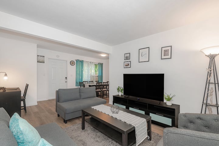 Spacious Apartment With Parking, 10 Min To Beach - Fort Lauderdale, FL