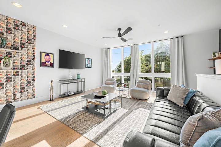 Dual Nashville Townhomes | Sleeps 24 | 2 Hot Tubs - Nashville, TN