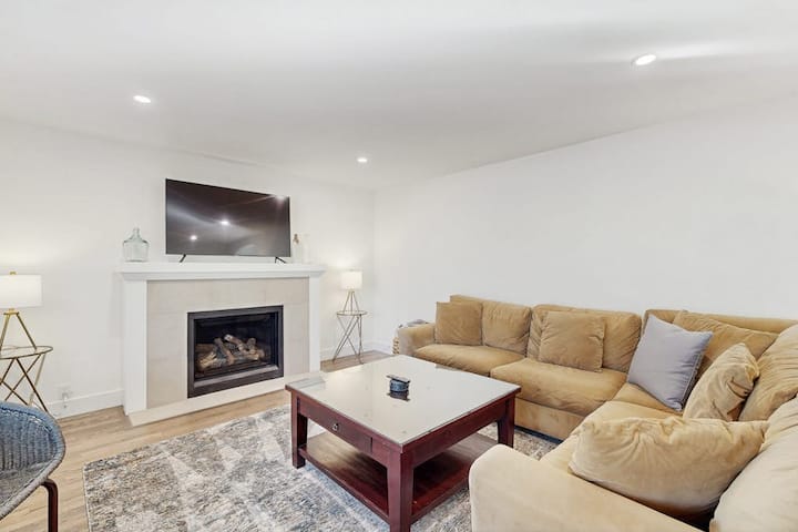 Charming 2br Mountainview | Fireplace - Durango, CO