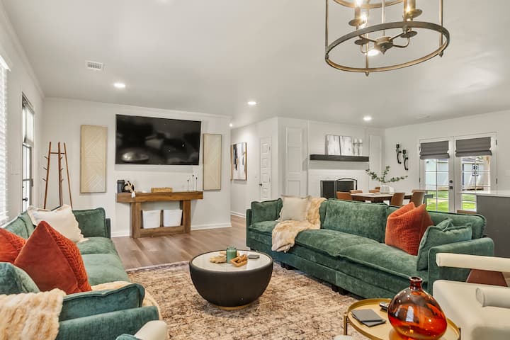 Capstone Manor•3bd2ba•luxedesign - Tuscaloosa, AL