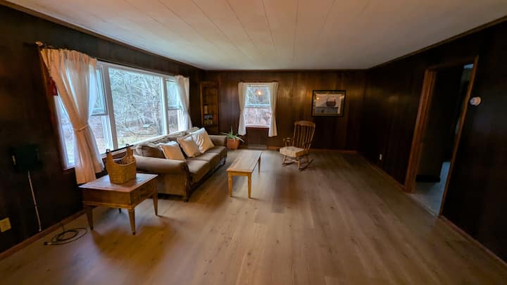 Peaceful Minimalist Retreat - Norwich, NY