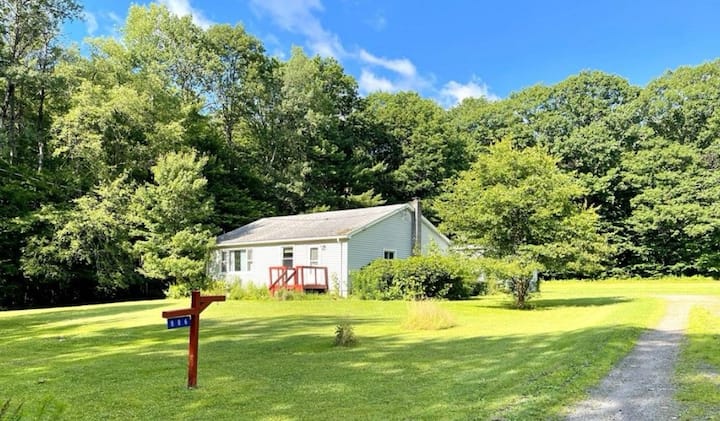 Peaceful Minimalist Retreat - Norwich, NY