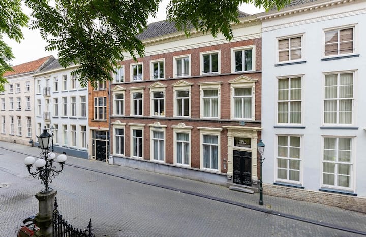 Prachtig, Stijlvol En Authentiek Appartement! - Bréda