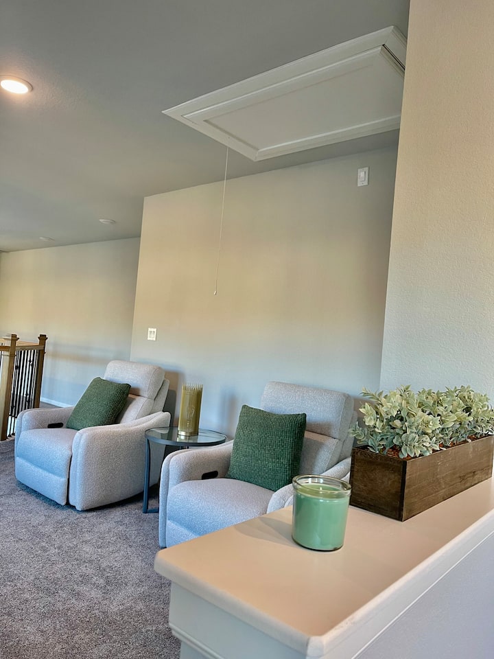 Quiet Suburban Comfort- One Room In Sienna - Sandy Point, TX
