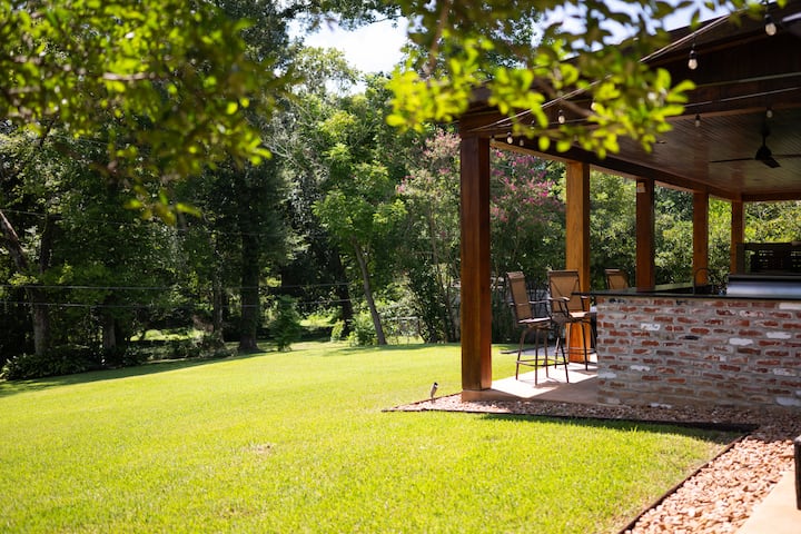 Backyard Haven Minutes From Lsu! - Baton Rouge, LA