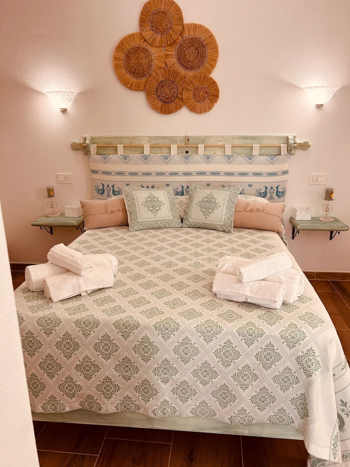 Casa Tholos: Charme E Relax. - Olbia