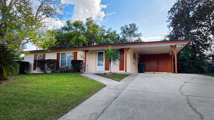 Florida Themed W/no Cleaning Fee - Deltona, FL