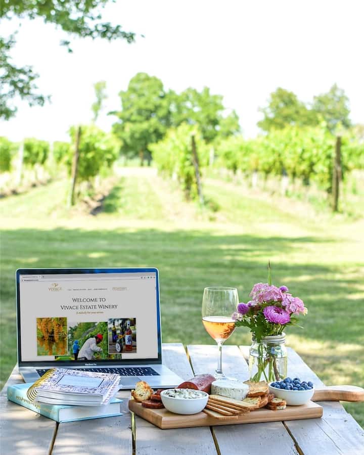 Vivace Vineyard Guest House - Amherstburg