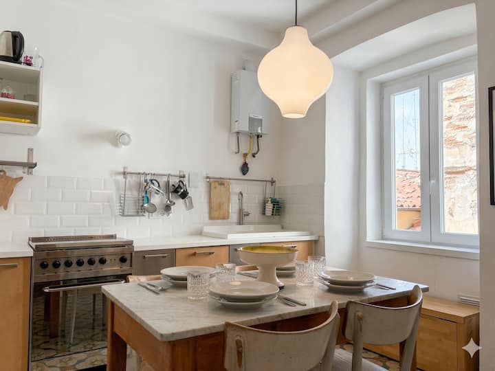 [Trieste Anchor] - Peace Just Steps From The Sea - Trieste