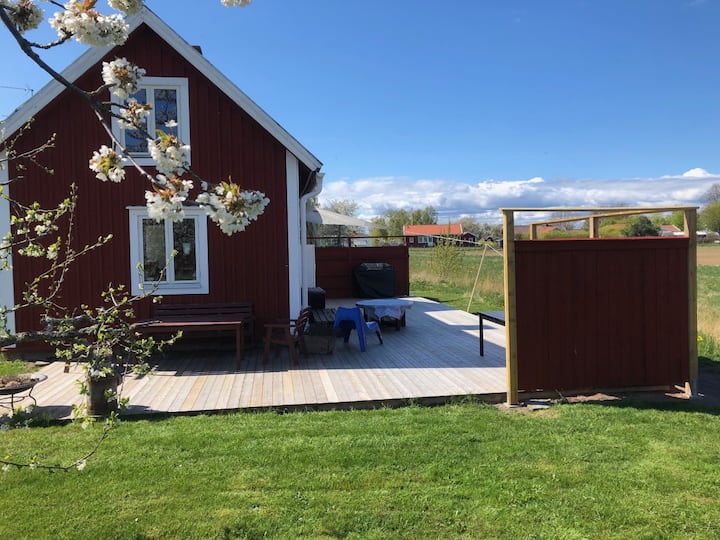 Mysig Stuga Med Egen Brygga - Gränna