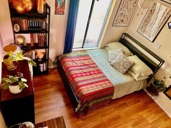 Charming Historic Home | Walkable Downtown Phoenix - Phoenix, AZ