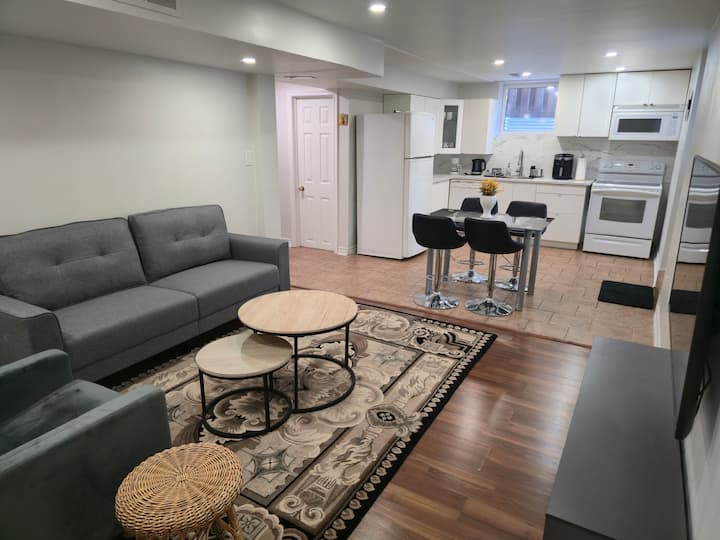 Cozy 2br Near Toronto & Transit - Markham