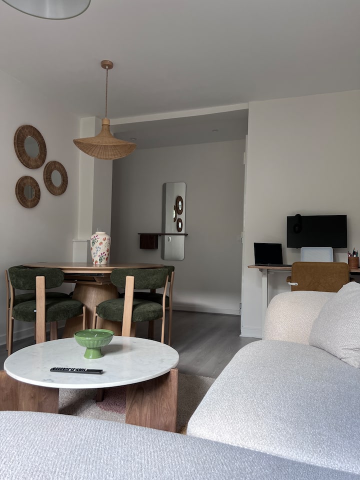 Light-filled Two-bedroom Apartment In Paris - Châtelet - Les Halles - Paris