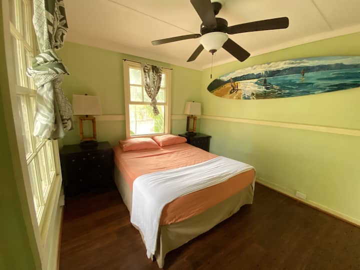 Private Hostel Room (Free Tours) - Maui, HI