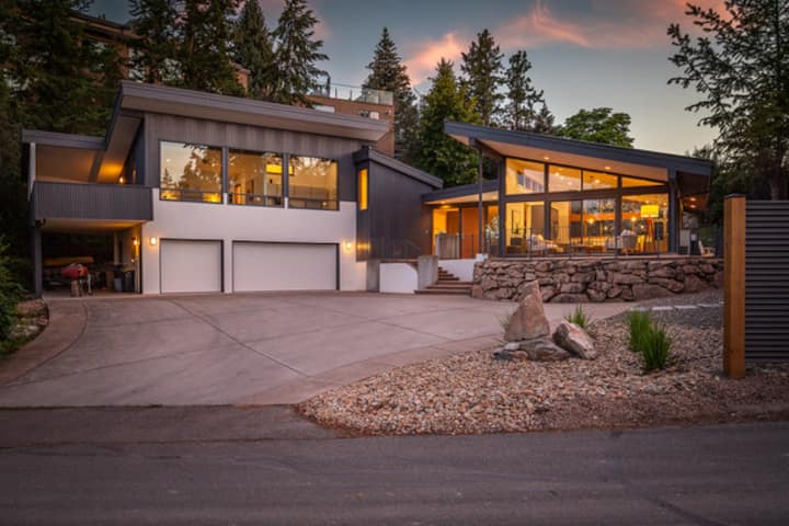 Furnished Home On Cameron Point - Vernon