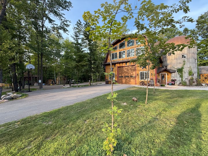 Upper Barn, 2 Cabins | Sleeps 11 - Council Grounds State Park, Merrill