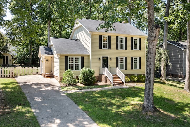 Raleigh Retreat | Porch, Yard, Office & Game Room - PNC Arena