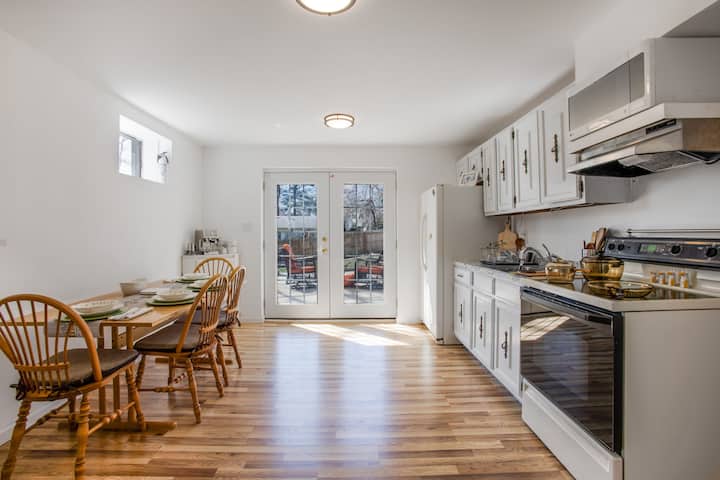 Aspen Hill Basement Apartment - Rock Creek Park, Rockville