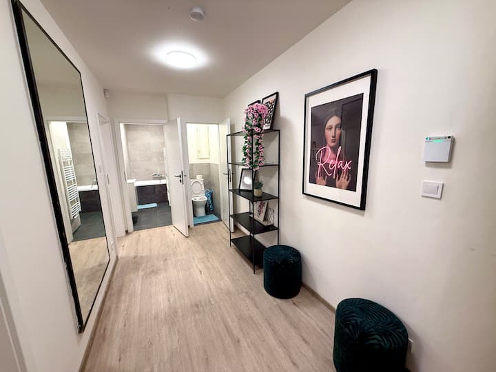 River  Loft | Sleeps 7 | Fast To City Centre - Praga
