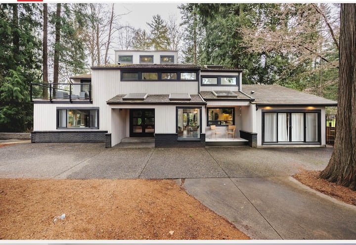 Cora’s Rivergarden Retreat - メイプルリッジ