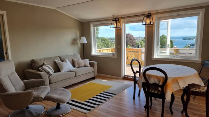 Cozy Stay With City Views - Arendal