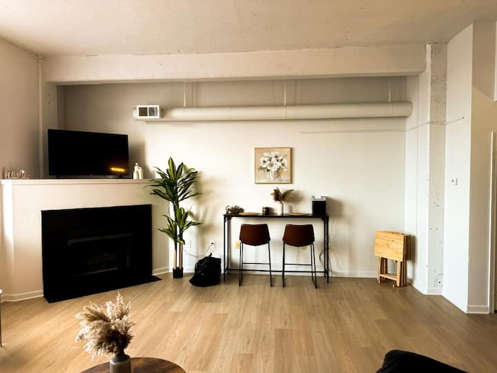 Charming 2 Bedroom Loft - Case Western Reserve University, Cleveland