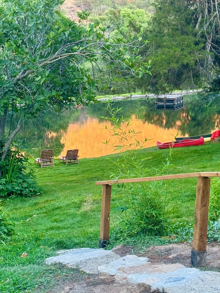 Wildflower Cottage · Lake River Retreat By Sequoia - Three Rivers, CA