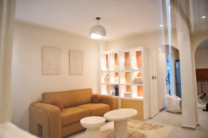 Central And Timeless Chic Studio + Fiber Workspace - Salé