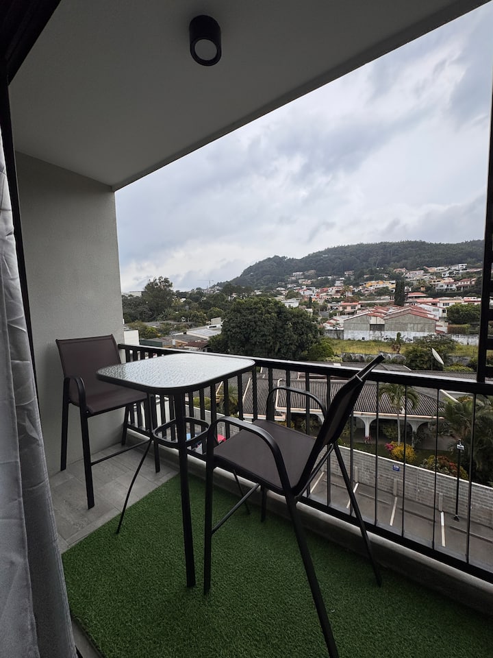 Apto Con Piscina, Precio Especial Para Pareja - San Salvador