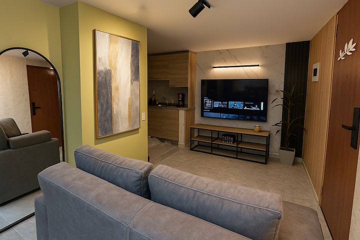 Apto Con Piscina, Vista A La Ciudad, Cerca De Todo - Medellín