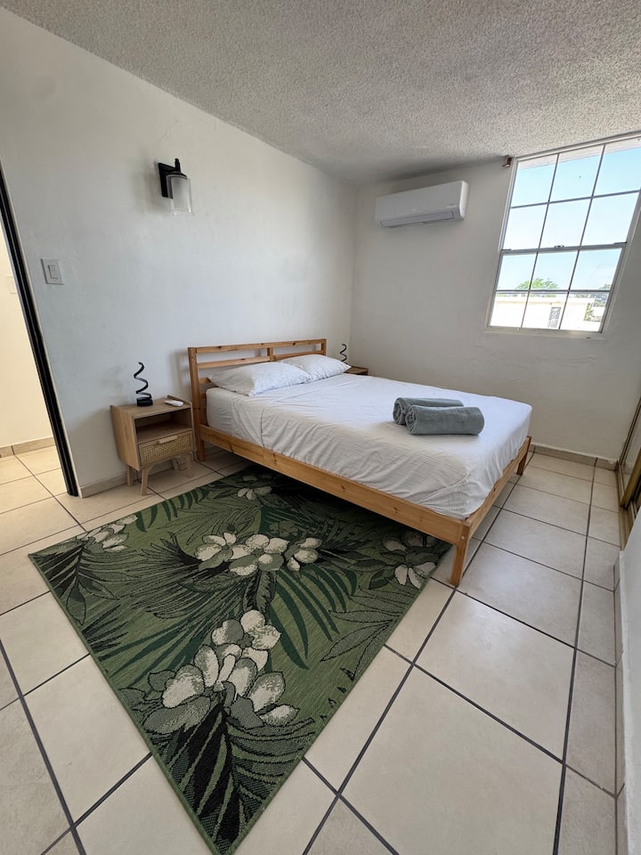 New Caribbean Cozy Stay, Walk To Strip, Near Beach - Levittown