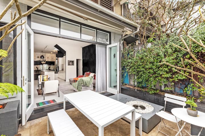 Northwood Haus—refined Federation-style Retreat - Camperdown