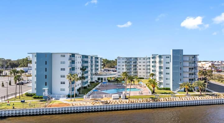 Rocket Retreat! - Titusville, FL