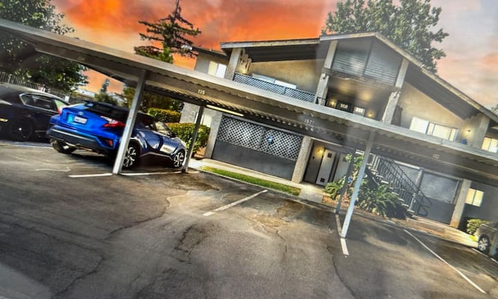 Condo In Bakersfield - Bakersfield, CA