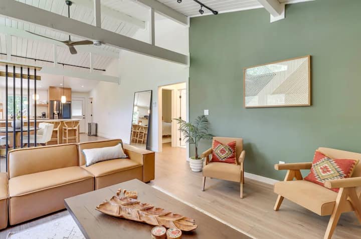 Family Friendly, Cozy Retreat, Firepit! - Tannersville, PA