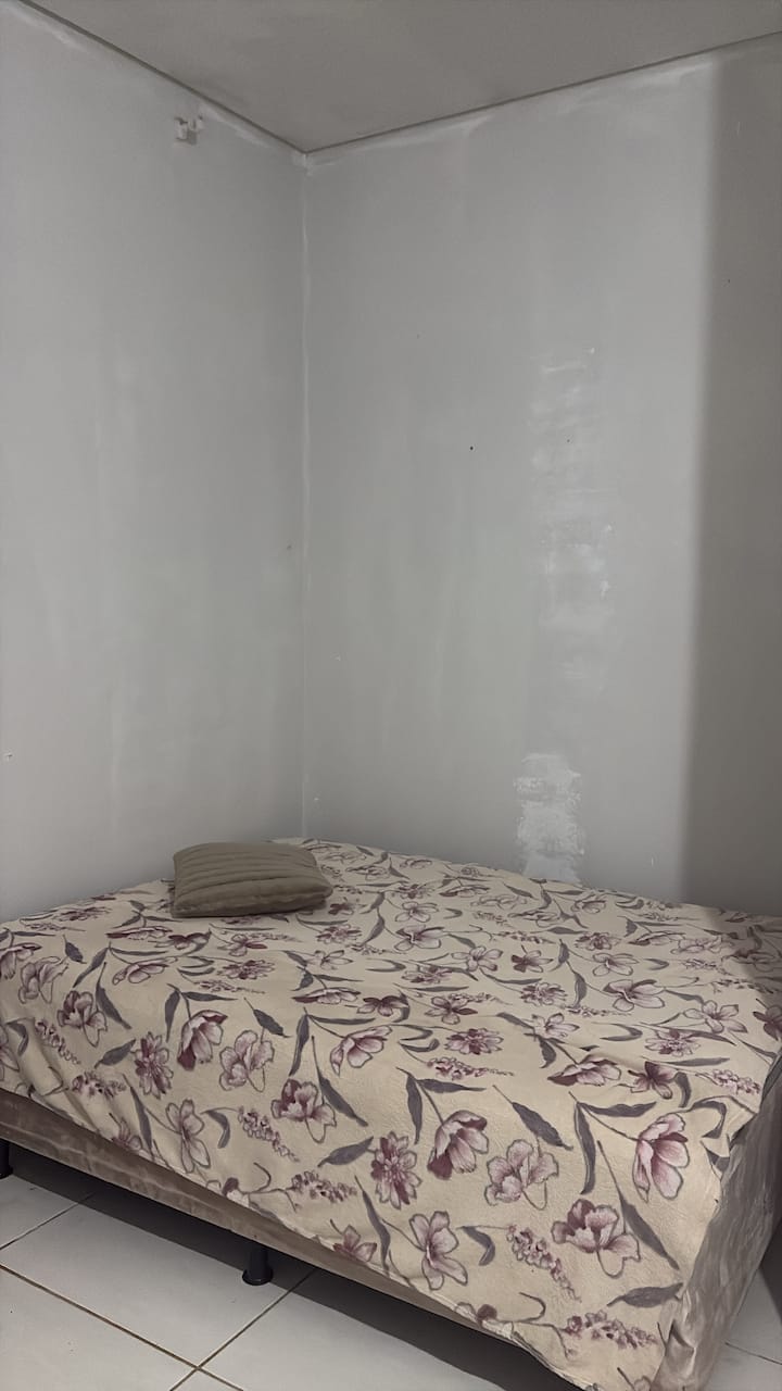 Quarto Privativo Com Ar Condicionado - Rondonópolis