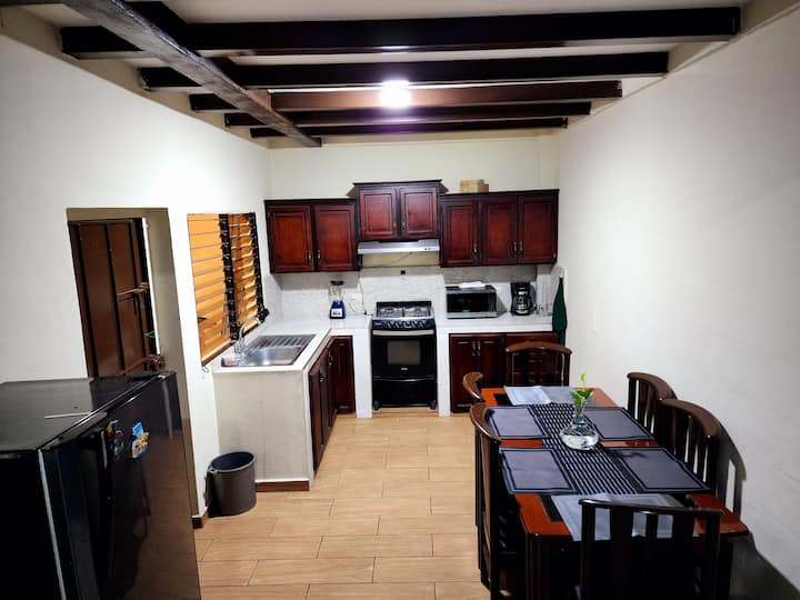 House Moma - Santa Ana