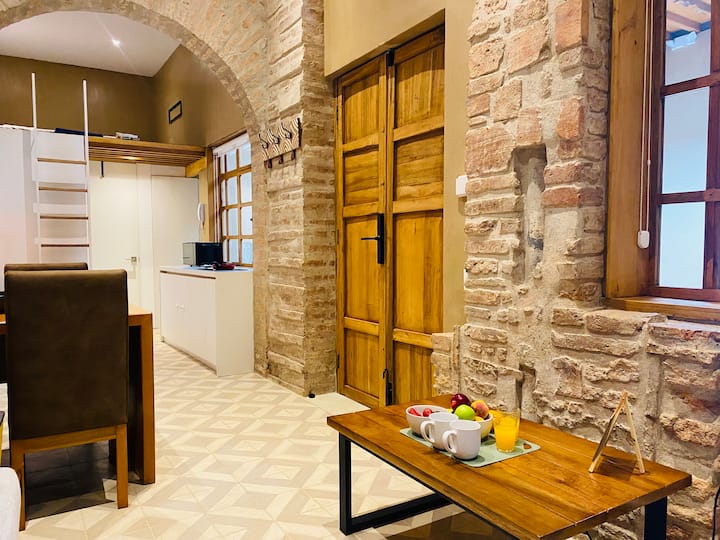 La Benigno] Rustic+historic Center + Cathedral - Cuenca