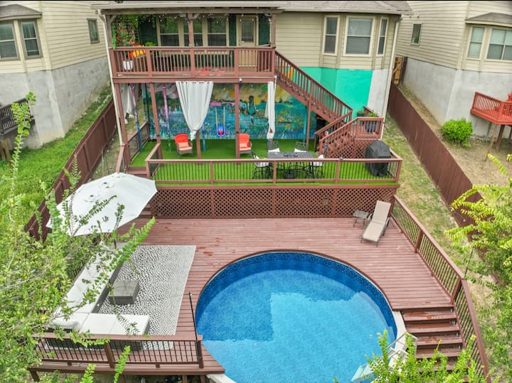 Spacious Home With Views & Pool - Lackland AFB, TX