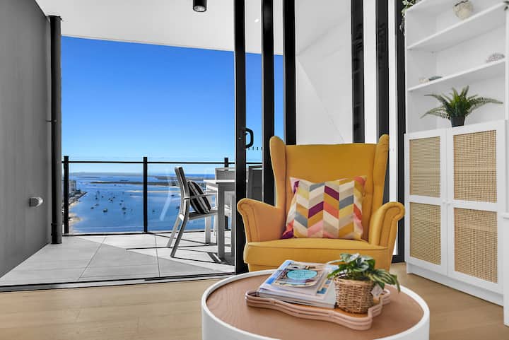 Brand New High-level Ocean View 2br Retreat - Wet'n'Wild Gold Coast