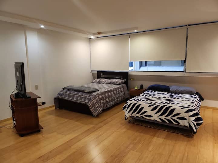 Suite Elegante, Cómoda Y Segura - Quito