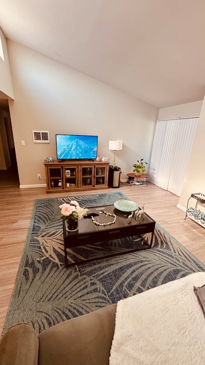 Entire Room At Torrance. 20 Min From Lax - Redondo Beach, CA