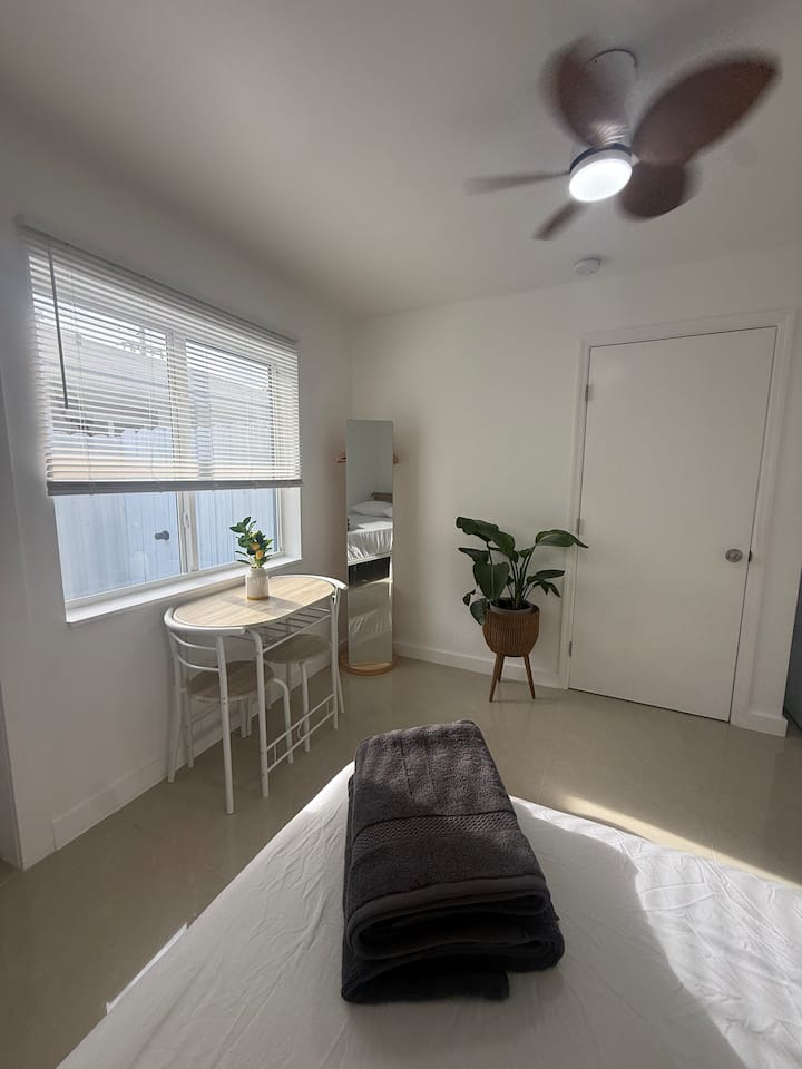 Cozy Studio Wi-fi, Parking | Near Design & Wynwood - Miami, FL